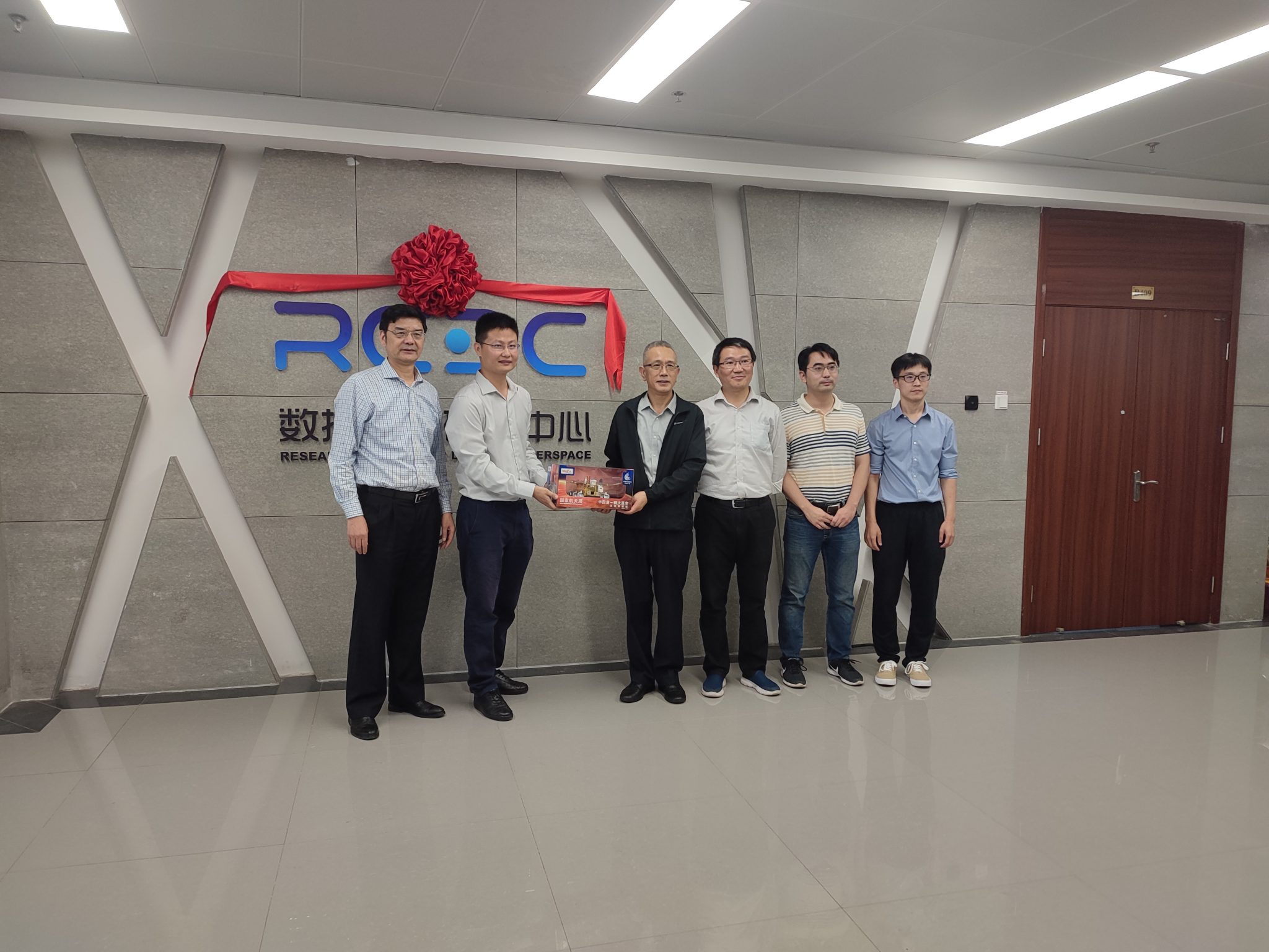 Detecting AI-Generated Video via Frame Consistency – 数据空间研究中心